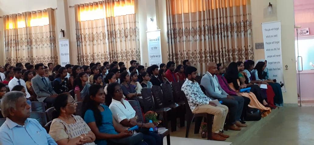 Tea Leaf Vision ஆங்கில இலவச கல்வி நிறுவனத்தின் 10 ஆம் ஆண்டு சான்றிதழ் ...