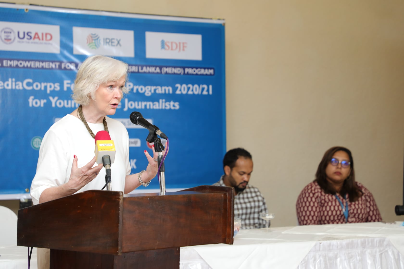 நீங்கள் இளம் ஊடகவியலாளரா? SDJF நிறுவனம் தரும் இந்த வாய்ப்பை ...