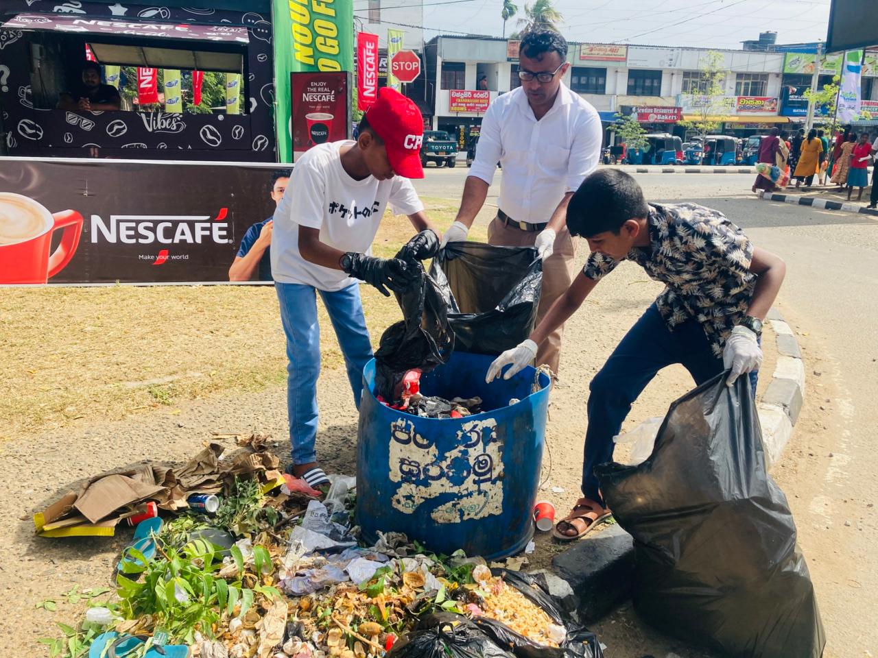 கதிர்காம எசல மஹோற்சவத்துடன் இணைந்ததாக "Clean Sri Lanka" செயலகத்தினால் சமூக விழிப்புணர்வு மற்றும் ...